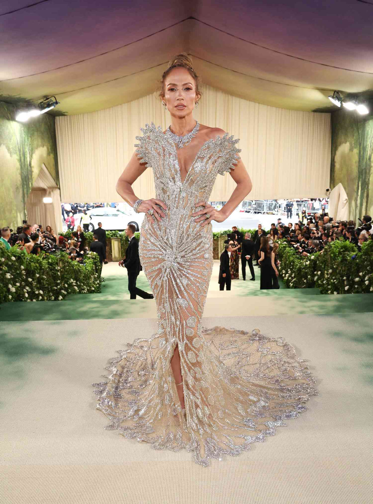 Jennifer Lopez Looks Through the Years: Iconic Outfits Timeline – The ...